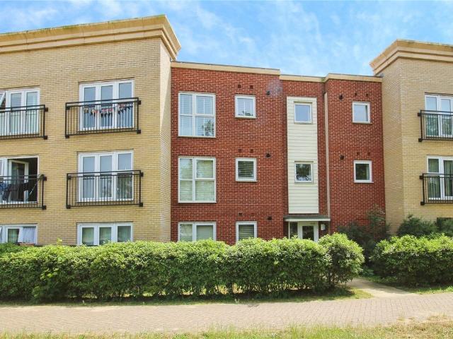 Broadhurst Place, Basildon SS14, 2 bed flat to rent, £1,550 pcm | PrimeLocation