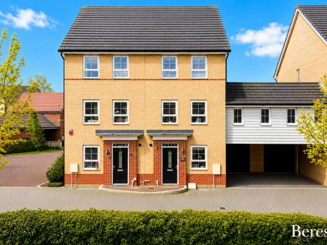 Broadhurst Place, SS14 4 bed semi detached house to rent £2,250 pcm £519 pw
