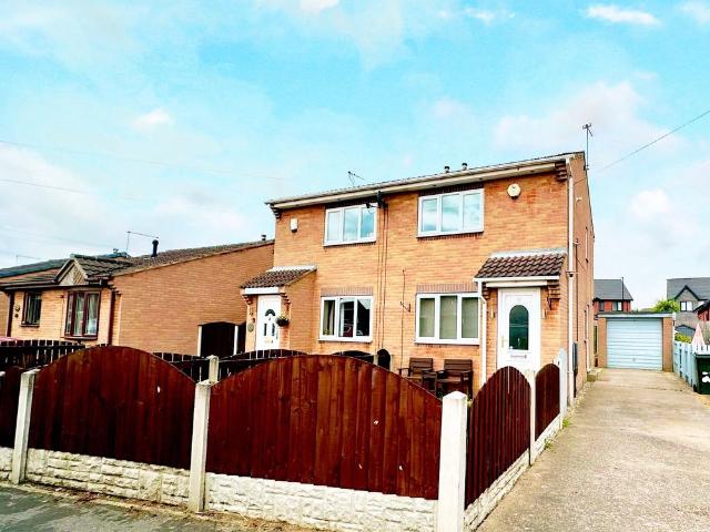 Broadlands Close, Dunscroft, Doncaster DN7, 2 bed property to rent, £825 pcm | PrimeLocation