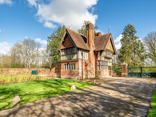 Broadlands Park, Romsey, Hampshire SO51, 3 bed detached house to rent, £2,250 pcm | PrimeLocation