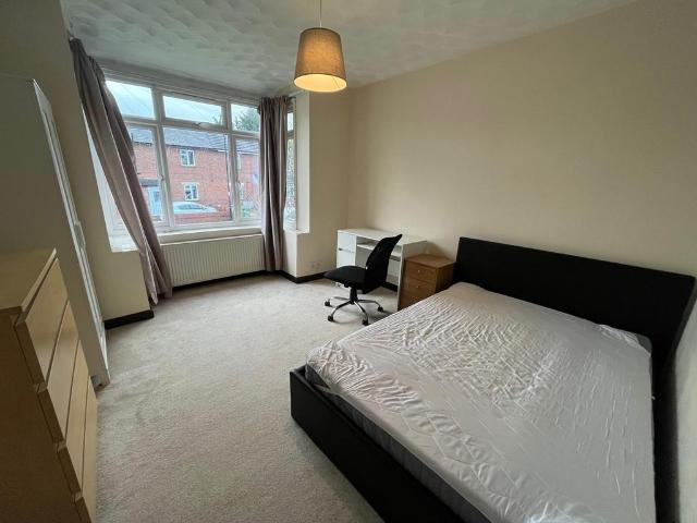 Broadlands Road, Southampton 4 bed semi detached house to rent £2,250 pcm £519 pw