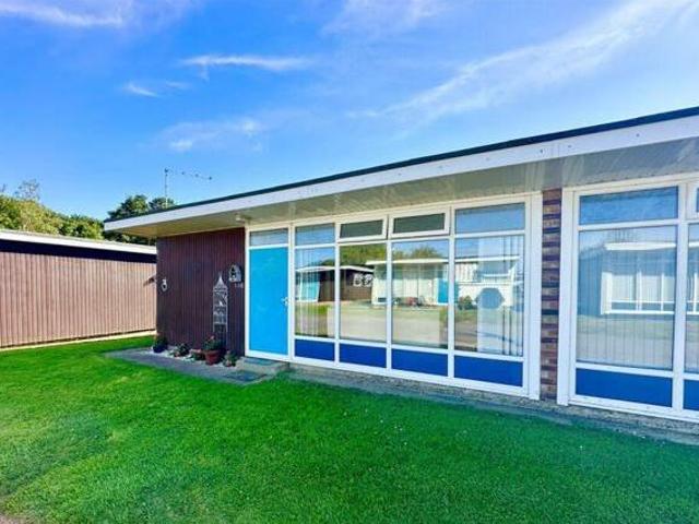 Broadside Chalet Park, Stalham, 2 Bedroom Chalet