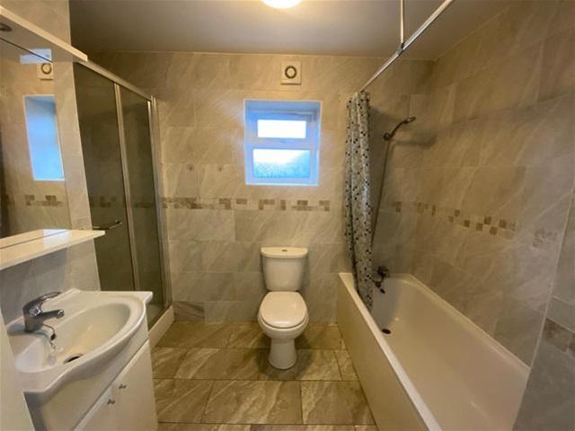 Broadview long lane, Staines 3 bed flat to rent £1,750 pcm £404 pw