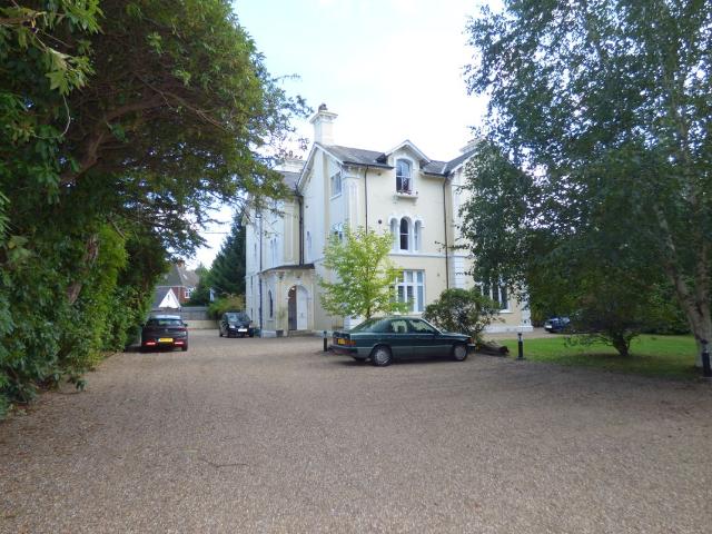 Broadwater Down, Tunbridge Wells TN2, 2 bed flat to rent, £1,450 pcm | PrimeLocation
