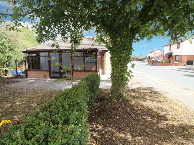 Broadwater Drive, Dunscroft, Doncaster DN7, 2 bed bungalow to rent, £675 pcm | PrimeLocation