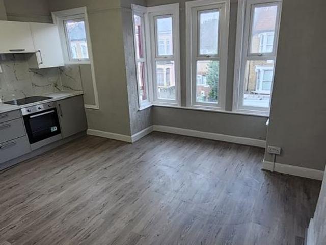 Broadwater Road, London N17, 2 bed flat to rent, £2,000 pcm | PrimeLocation