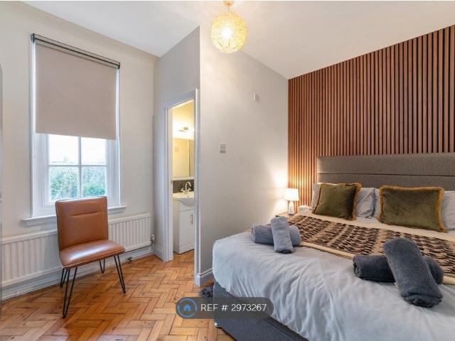 Broadwater Road, London SW17, Room to rent, £1,350 pcm | PrimeLocation