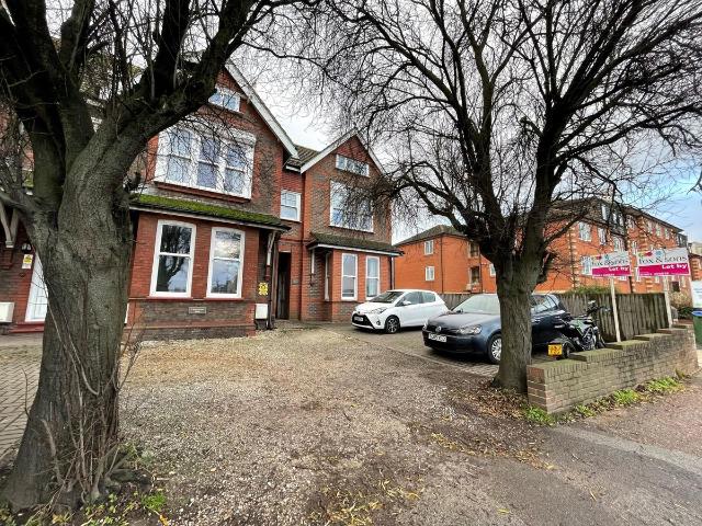 Broadwater Road, Worthing BN14, 1 bed flat to rent, £900 pcm | PrimeLocation