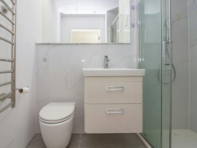 Broadwater Road, Welwyn Garden City, AL7 3FB