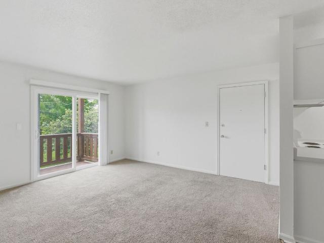 Broadway Apartments 1 Bedroom Apartment for Rent at 2309 W Broadway, Columbia, MO 65203