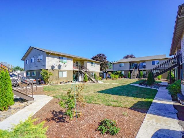 Broadway Apartments 2 Bedroom Apartment for Rent at 704 N Broadway St, Estacada, OR 97023