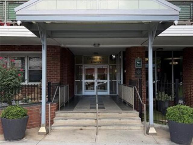 Broadway Apt A, Elmhurst, Property For Sale