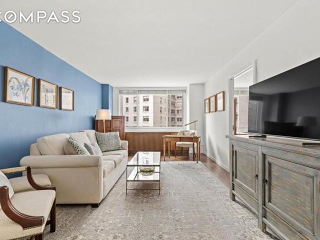 Broadway Apt K, Manhattan, Property For Sale
