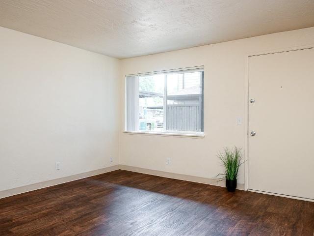 Broadway Center Studio Apartment for Rent at 451 W Broadway, Eugene, OR 97401 Jefferson Westside