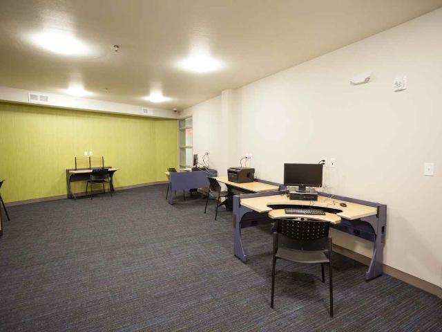 Broadway Flats 1 Bedroom Apartment for Rent at 2505 Penn Ave N, Minneapolis, MN 55411 Jordan