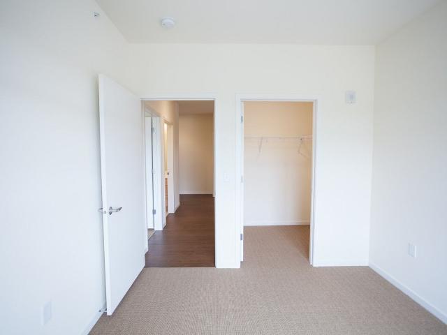 Broadway Flats Studio Apartment for Rent at 2505 Penn Ave N, Minneapolis, MN 55411 Jordan