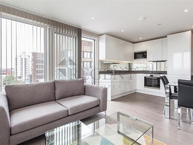 Broadway House, Bromley High Street, BR1 2 bed apartment to rent £2,200 pcm £508 pw