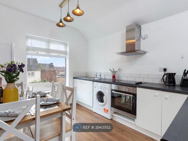 Broadway, Kettering NN15, 2 bed flat to rent, £1,650 pcm | PrimeLocation
