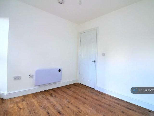 Broadway, London, W13 Studio to rent £1,150 pcm £265 pw