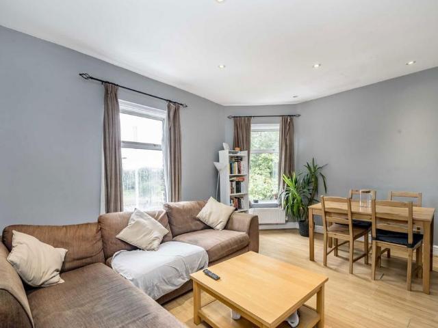 Broadway, London W13 2 bed flat to rent £2,000 pcm £462 pw