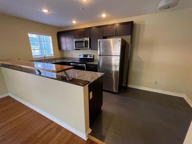 Broadway Manor 2 Bedroom Apartment for Rent at 1406 Broadway St, Little Rock, AR 72202 Downtown Little Rock