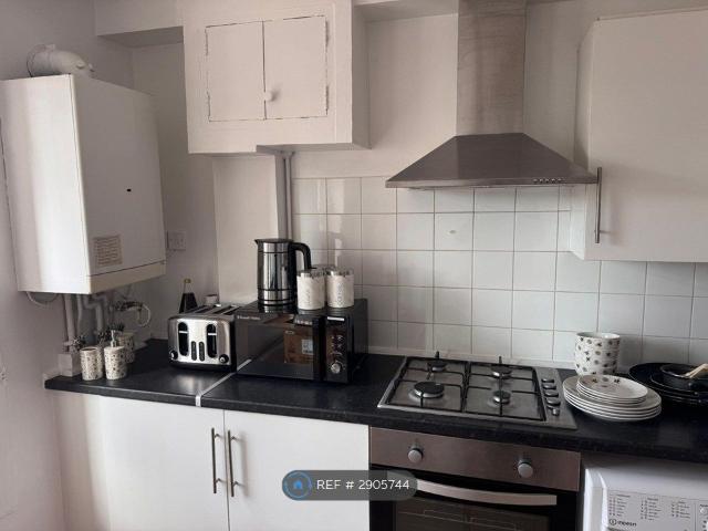 Broadway Market, London E8, 1 bed flat to rent, £1,630 pcm | PrimeLocation