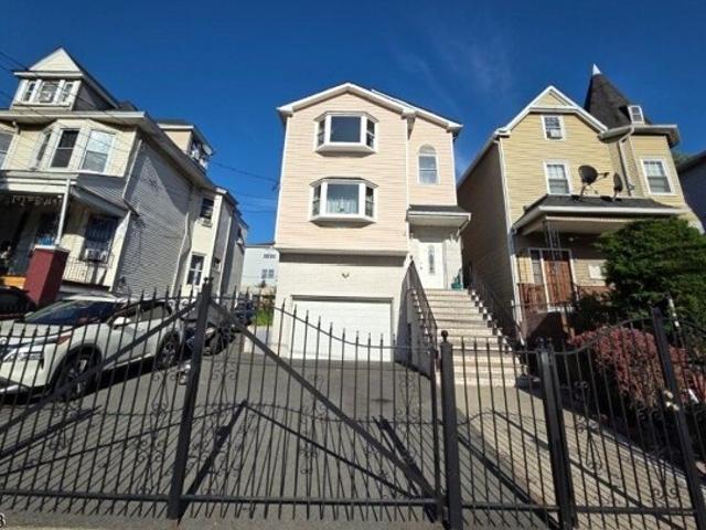 Broadway, Newark, Home For Sale