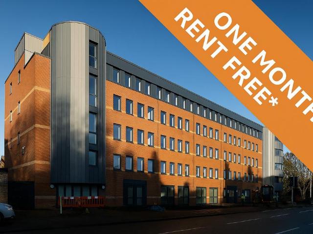 Broadway, Peterborough 2 bed flat to rent £1,150 pcm £265 pw
