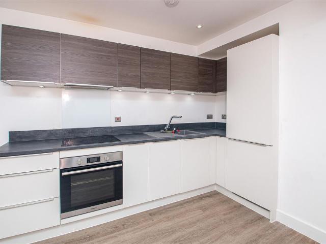 Broadway, Peterborough PE1, 1 bed flat to rent, £895 pcm | PrimeLocation