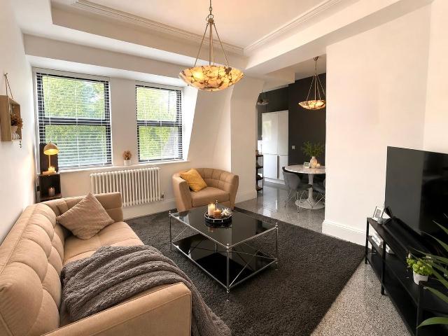Broadway, Peterborough PE1, 2 bed flat to rent, £1,200 pcm | PrimeLocation