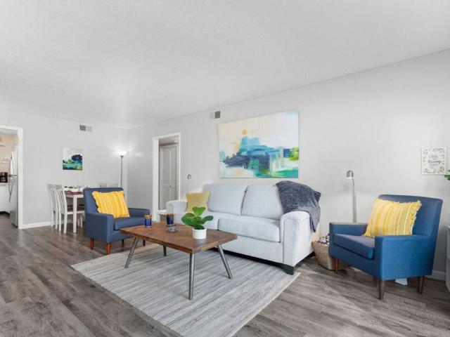 Broadway Ridge Apartments 2 Bedroom Apartment for Rent at 6829 N Broadway St, Gladstone, MO 64118