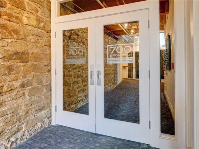 Broadway St Unit,kansas City, Condo For Sale