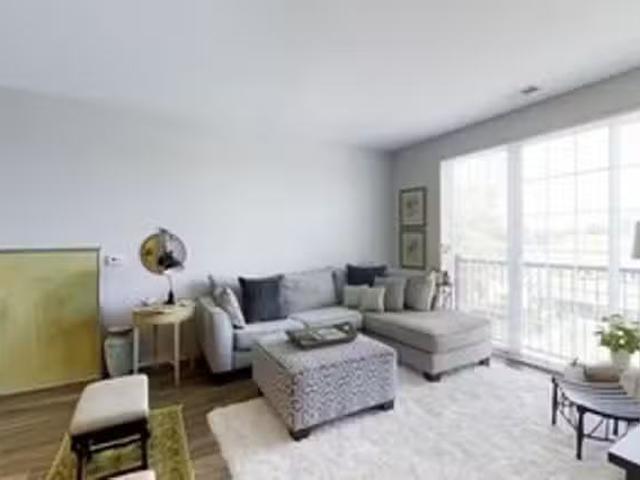 Broadway Station, 3501 Grove City Rd, Grove City 1 Bedroom.