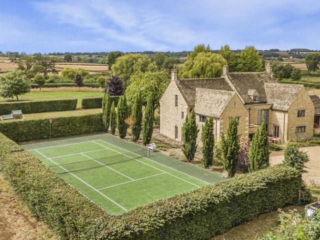 Broadwell, GL56 6 bed country house to rent £8,500 pcm £1,962 pw