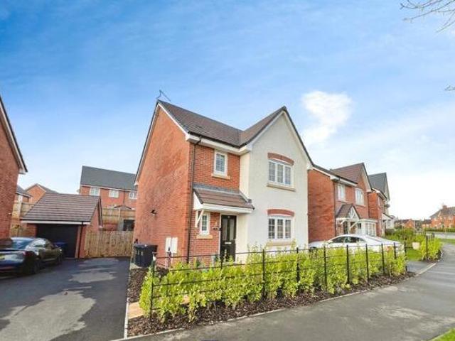Broadwell Heights, Westwood Heath, 3 Bedroom Detached