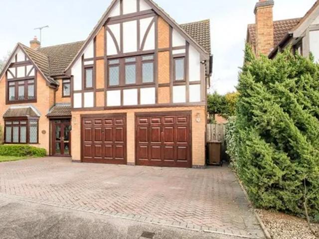 Brobury Croft, Sharmans Cross, B91 1HQ, United Kingdom | 5 bed house for rent #168162919 | Rentberry