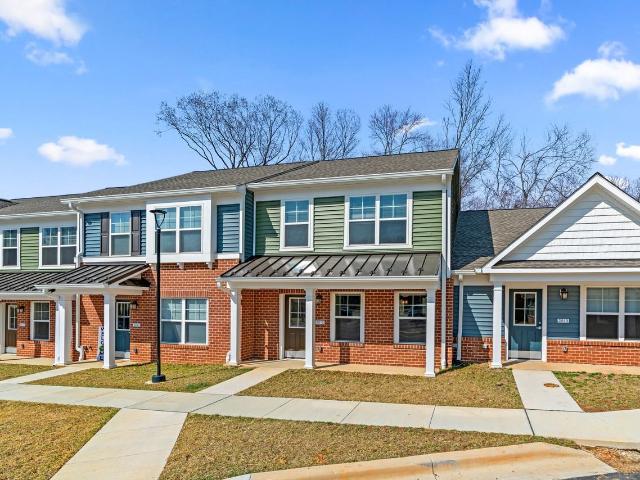 Brock Bridge Landing 3 Bedroom Apartment for Rent at 2001 Lazelle Dr, Jessup, MD 20794 Jessup