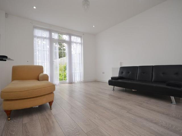 Brocket Way, Chigwell IG7, 4 bed semi detached house to rent, £2,800 pcm | PrimeLocation
