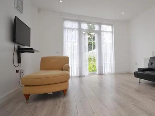 Brocket Way, London, IG7 6NN, United Kingdom | 4 bed duplex for rent #167722306 | Rentberry