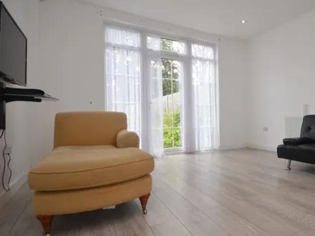 Brocket Way, London, IG7 6NN, United Kingdom | 4 bed duplex for rent #168167140 | Rentberry
