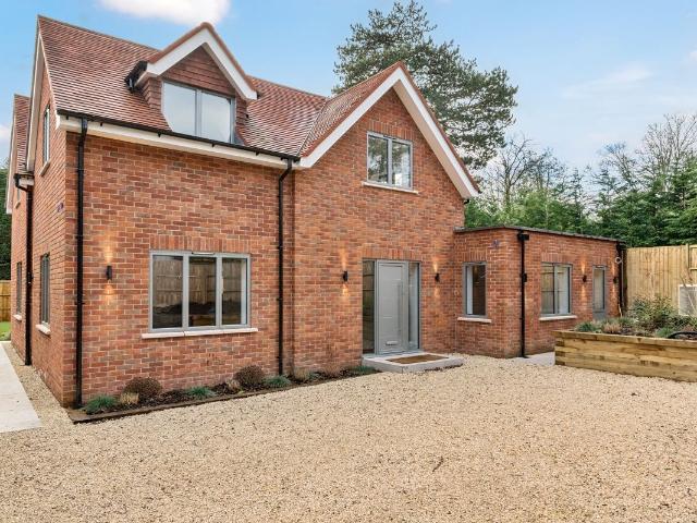 Brockenhurst Road, Ascot SL5, 3 bed detached house to rent, £5,750 pcm | PrimeLocation