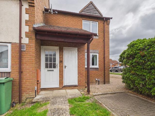 Brockeridge Close, Quedgeley, Gloucester GL2, 1 bed terraced house to rent, £775 pcm | PrimeLocation