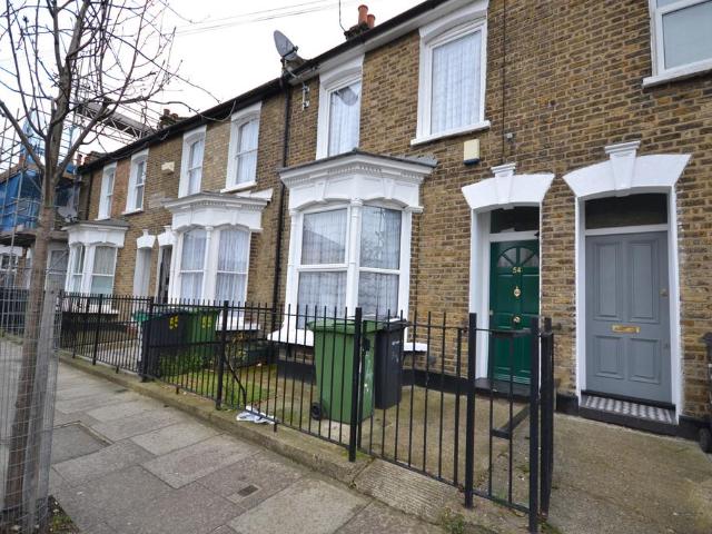 Brocklehurst Street, London, SE14 4 bed terraced house to rent £3,800 pcm £877 pw