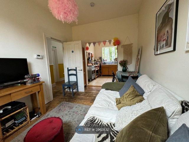 Brocklehurst Street, London SE14, 5 bed semi detached house to rent, £4,850 pcm | PrimeLocation