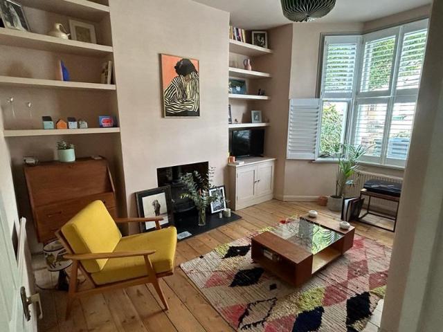 Brockley garden flat short term let September