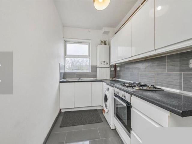 Brockley, Lewisham, London SE4, 3 bed flat to rent, £2,595 pcm | PrimeLocation