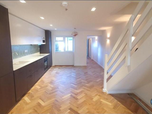 Brockley Park, London, SE23 4 bed end of terrace house to rent £2,850 pcm £658 pw