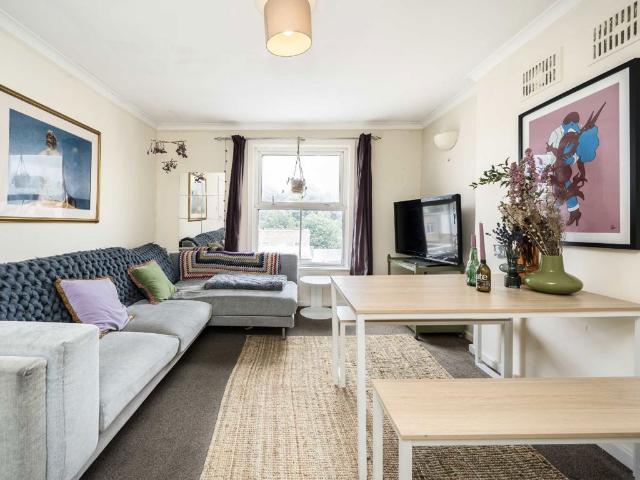 Brockley Road, Brockley SE4, 2 bed flat to rent, £2,100 pcm | PrimeLocation