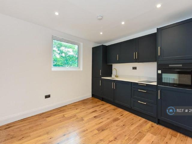 Brockley Road, London, SE4 1 bed flat to rent £1,800 pcm £415 pw