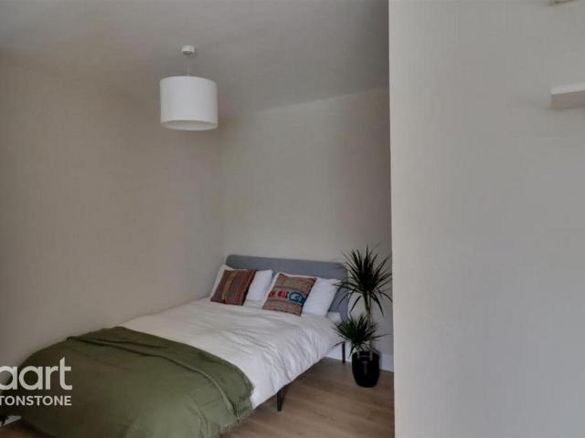 Brockway Close, London 1 bed flat to rent £1,385 pcm £320 pw